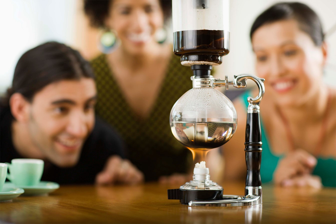 How To Use a Siphon Coffee Maker: Step-by-Step Brewing Guide